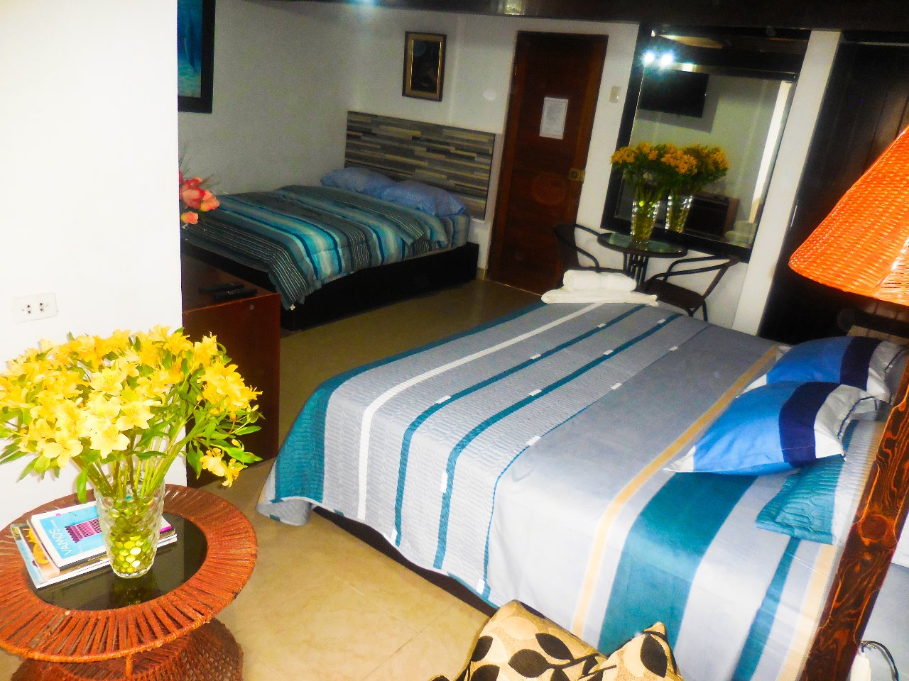 HABITACIONES SUITE FAMILIAR